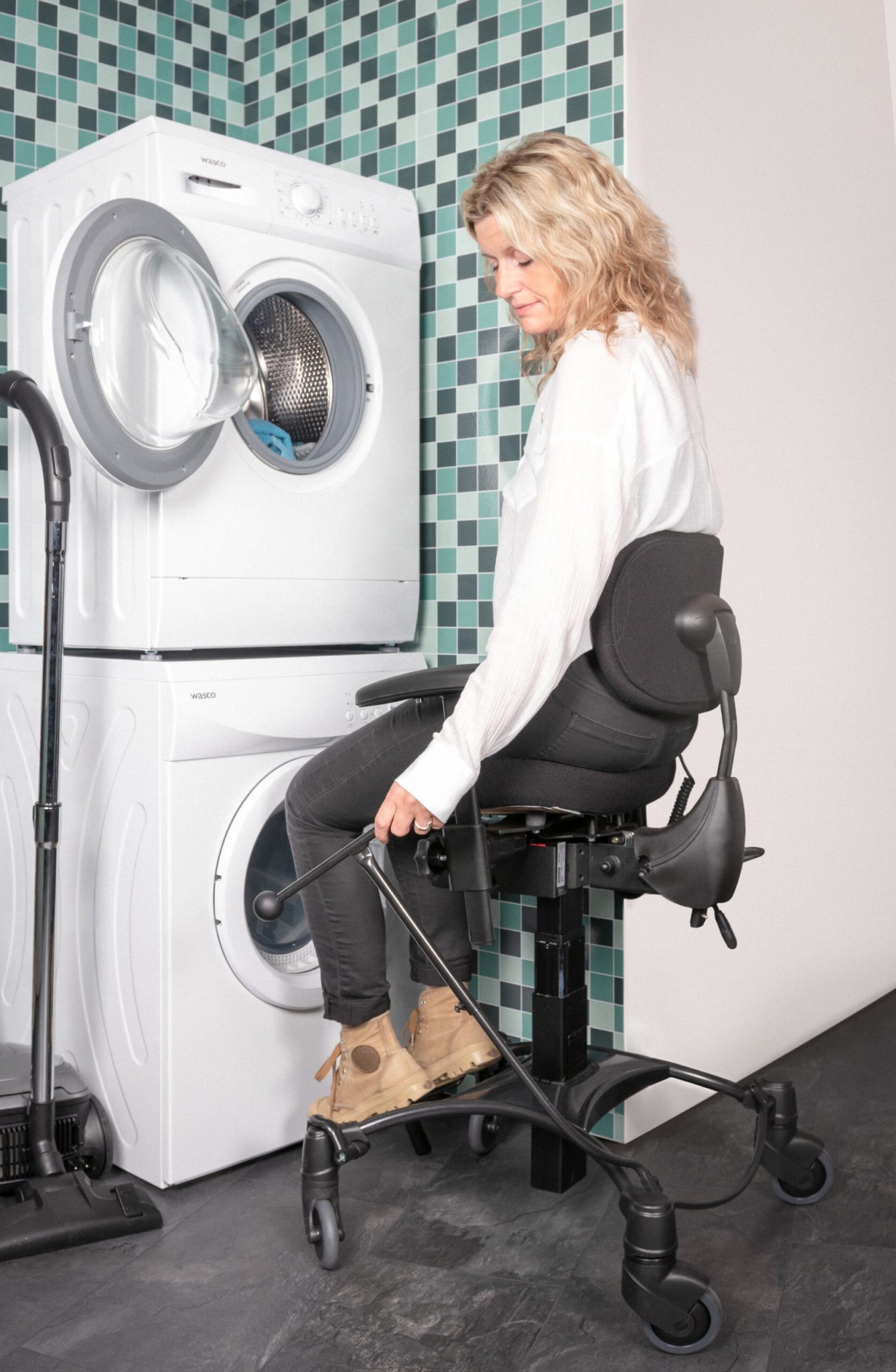 Vela Tango 700e Electric Lift | Backworld